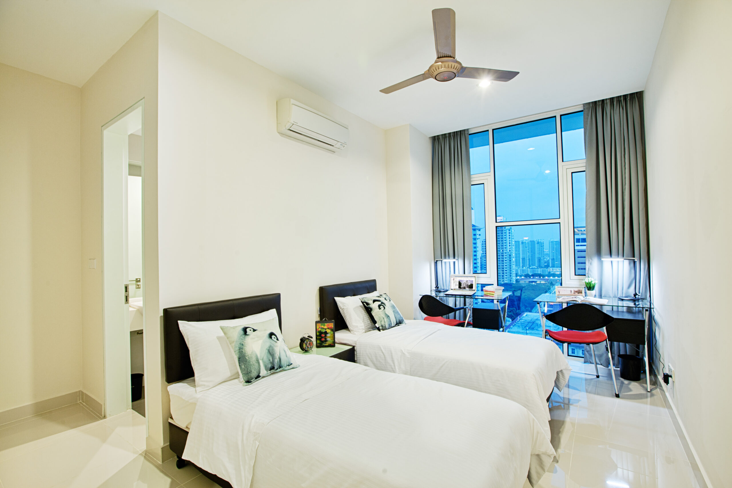 Rooms and Units - LUXE